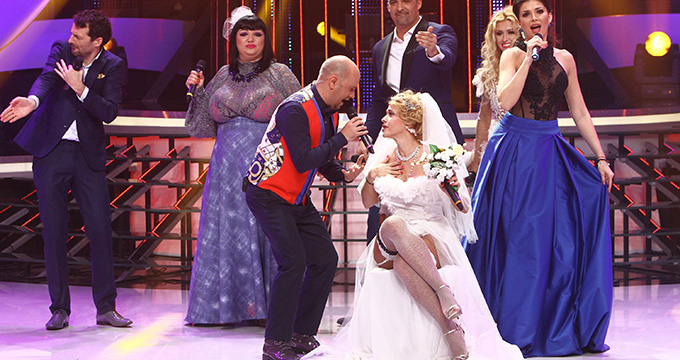 Anda Adam, repetitii pentru nunta! Cum arata rochia de mireasa si cine ...