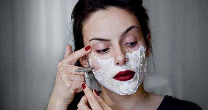 Femeile TREBUIE sa se RADA pe FATA! Teoria care rastoarna tot ce stiai ...