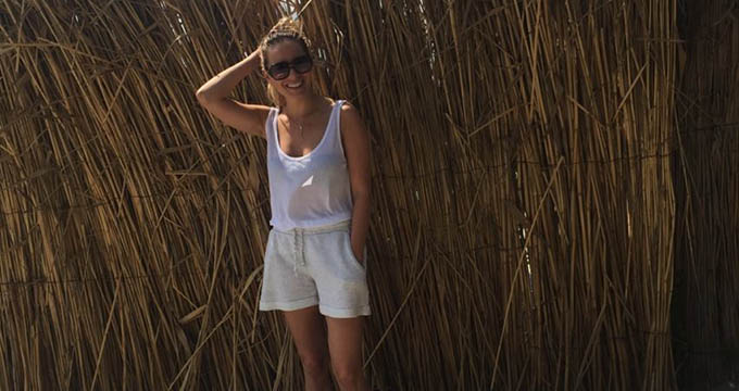 Cu o zi inainte de nunta, Laura Cosoi face pictoriale incendiare! vezi ...