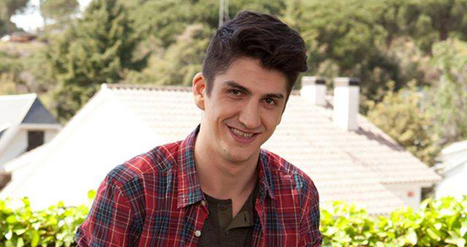 Cum a trecut de la cel mai scund din liceu la “mascul feroce”. Primul ...