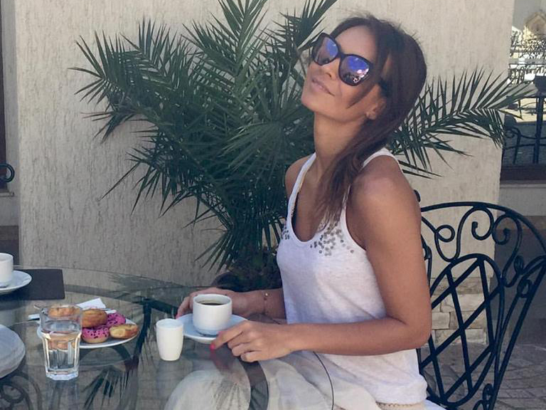 Toată lumea o vede la TV prezentând Meteo, dar uite cum arată MAGDA ...