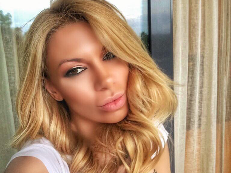 Totul s-a întâmplat la Ibiza, într-una din nopţile trecute. LEXY s-a ...