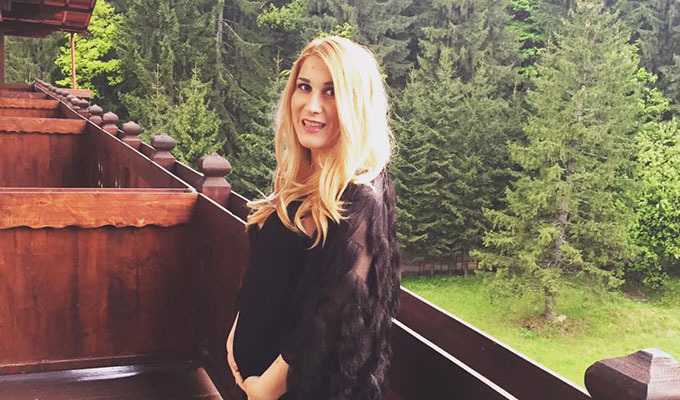 Mai are foarte puţin! Cum arată ADDA în luna a opta de sarcină!