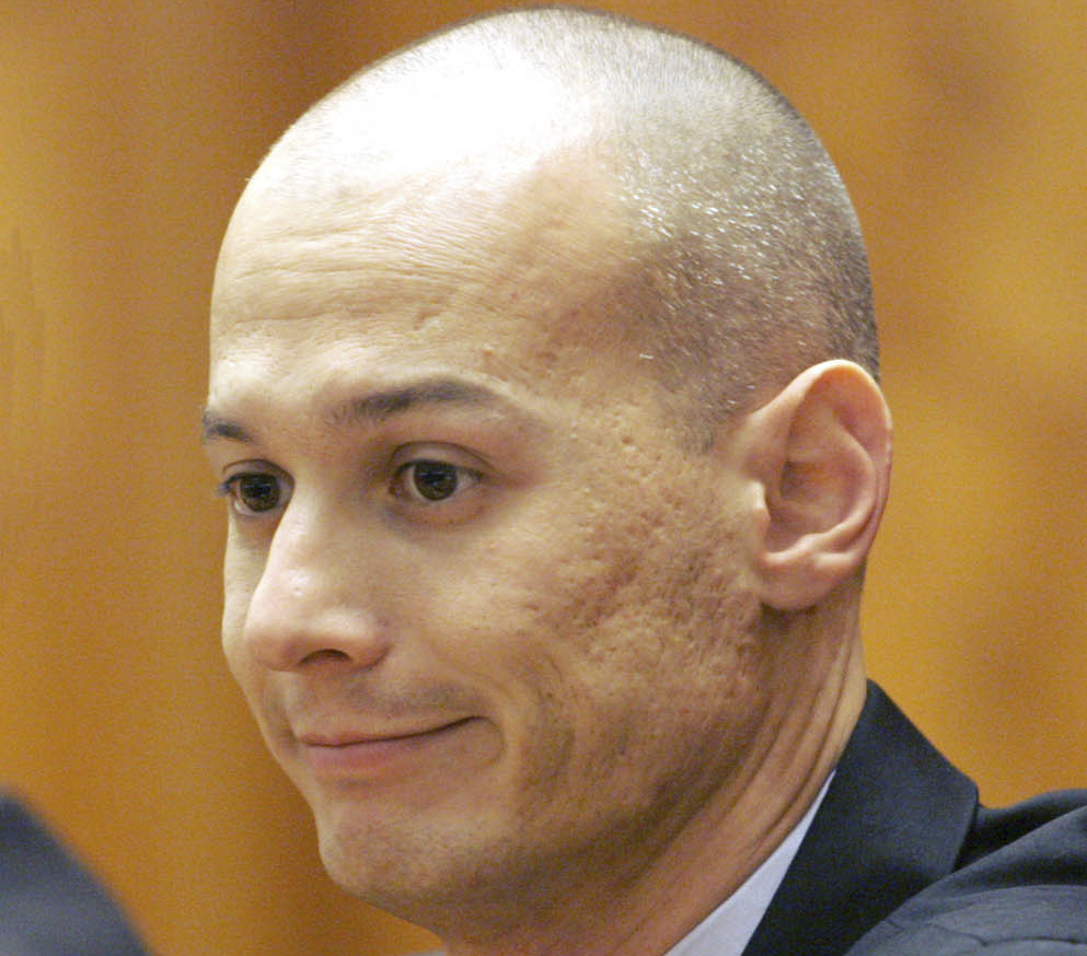 Bogdan Olteanu nu are voie să ia legătura cu părintii săi