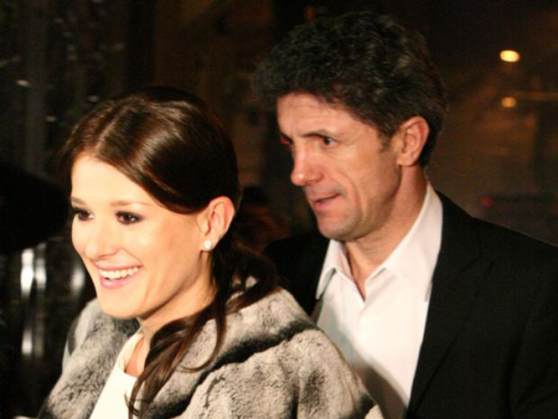 La ei, dragostea durează de 17 ani! Gică Popescu a flirtat pe stradă cu ...