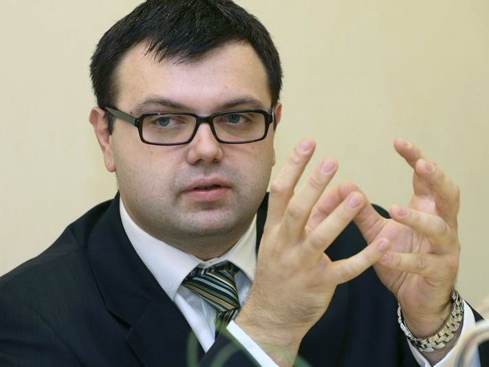 Combinaţii de sute de mii de euro. ”Regele retrocedărilor” i-a cerut ...