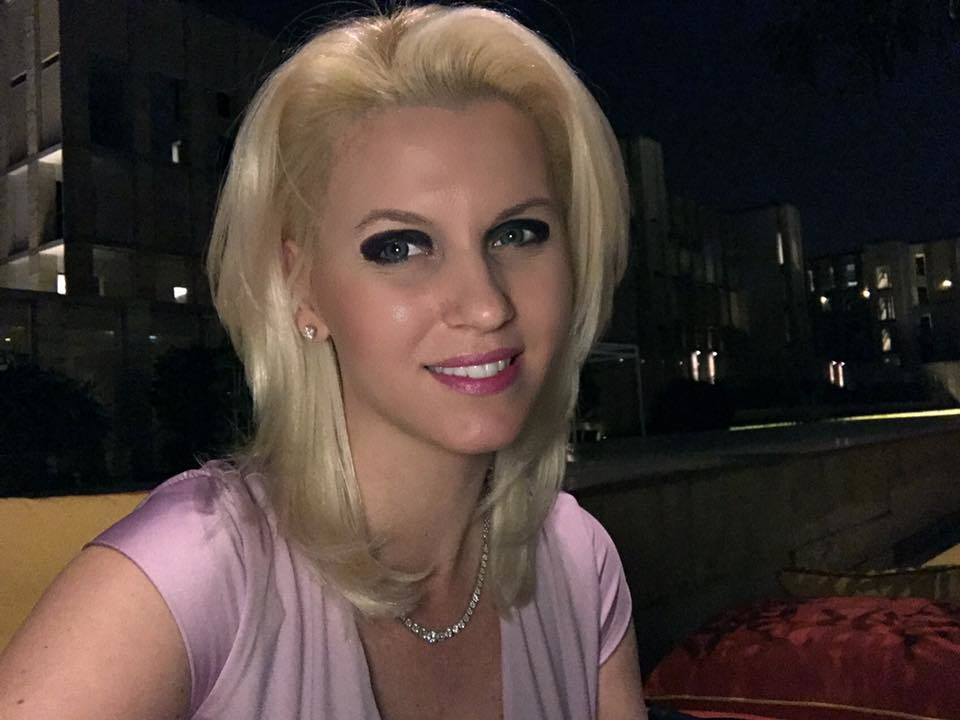 Are 3 miliarde de dolari. Cea mai bogată româncă a dat lovitura la ...