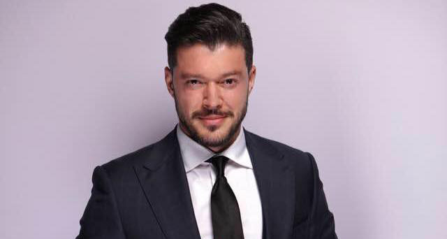 Ce a postat VICTOR SLAV după ce BIANCA DRĂGUŞANU s-a filmat cu branula ...