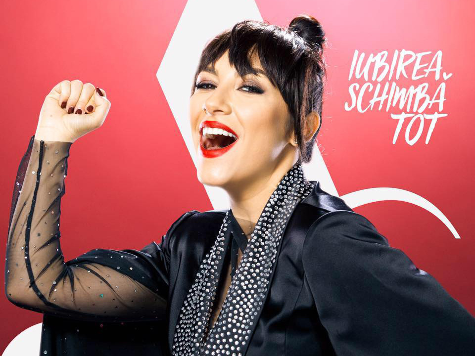 Andra a susţinut primul show „Iubirea Schimbă Tot”. Ce ţinute a purtat ...