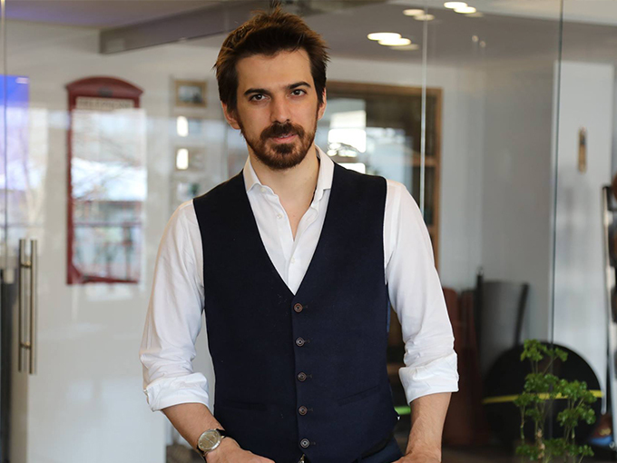 TUNCAY, deja îndrăgostit?! Cum a apărut la nici o lună de la divorţ