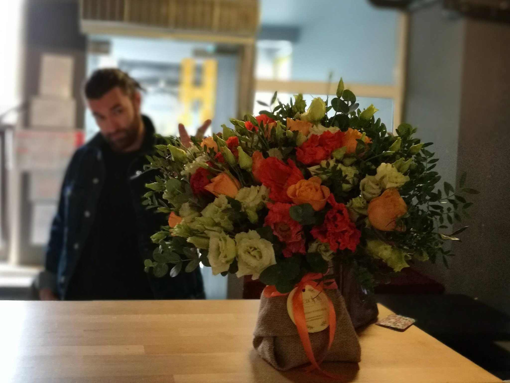 Toată lumea îl cunoaşte pe Smiley, dar cum arată tatăl şi mama lui. Le ...