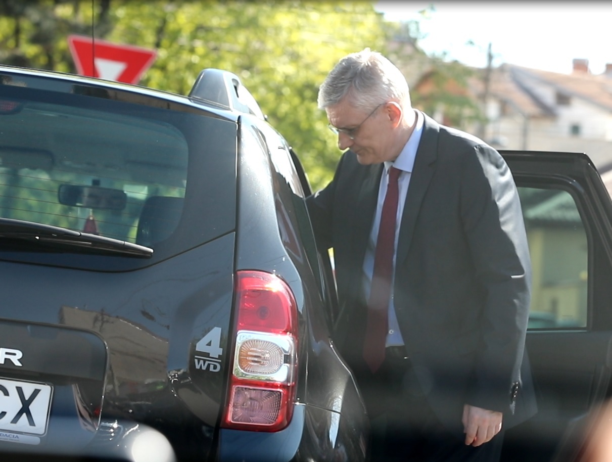 A degustat înainte, apoi a cumpărat cu măsură parizer feliat şi… Fostul ...