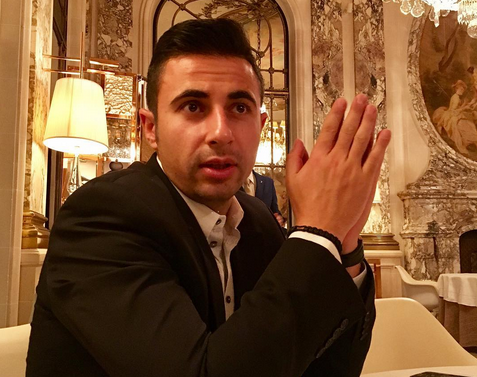 Nu sufera dupa despartirea de Gina Pistol! Alin Cocos se distreaza in ...