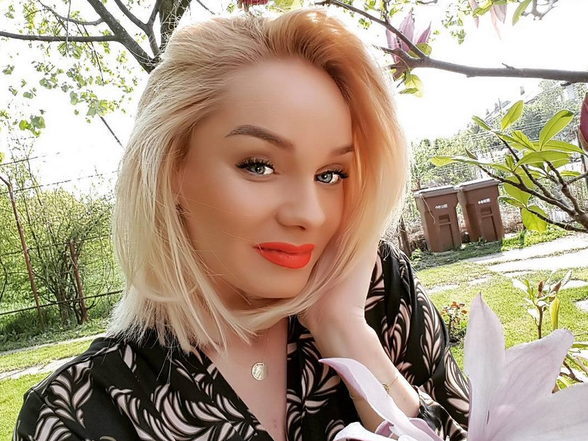 MARIA CONSTANTIN a lăsat din nou să îi scape un detaliu jenant când s-a ...