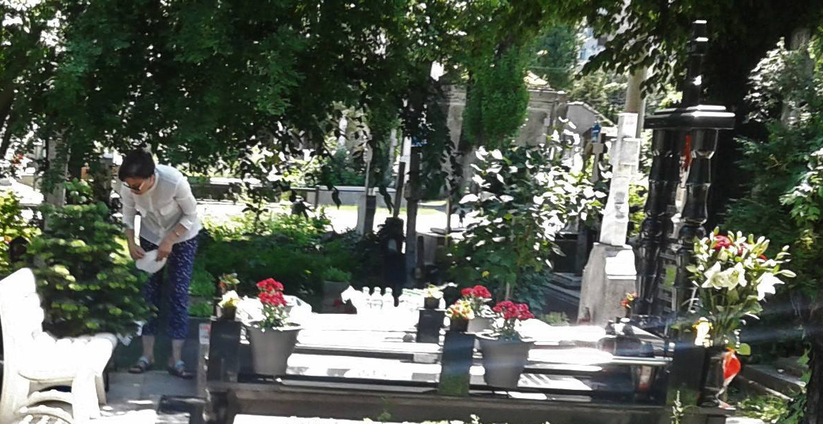 IMAGINI EXCLUSIVE Interlopul ar fi împlinit 58 de ani. Scene ...