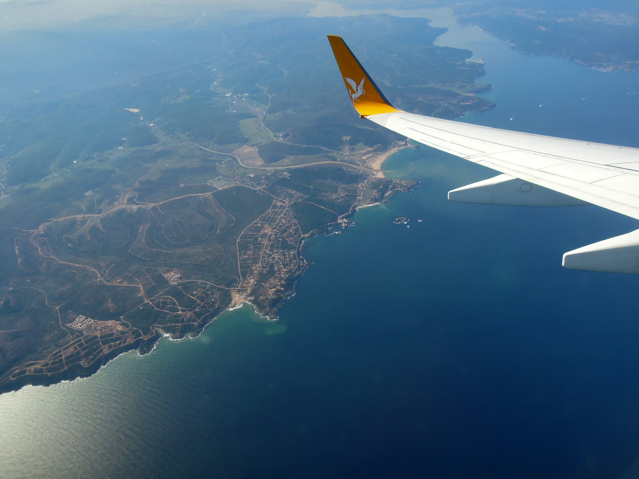 De ce zborul dus are o durată diferită faţă de zborul de întoarcere!