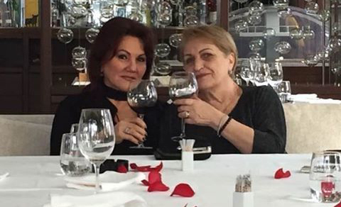 Mama lui Mutu şi cea a Sandrei au vorbit imediat după botezul nepotului ...