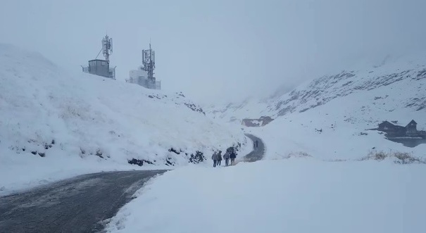 Viscol şi zăpadă de peste un metru în Bucegi! Avertizarea salvamontiştilor