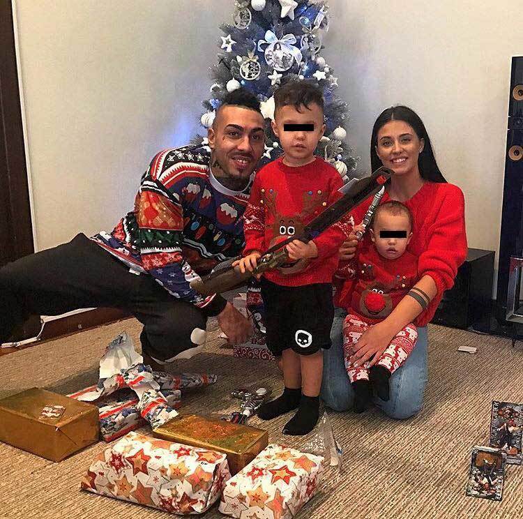 Antonia, fotografie de colecţie sub brad! A petrecut alături de Alex ...