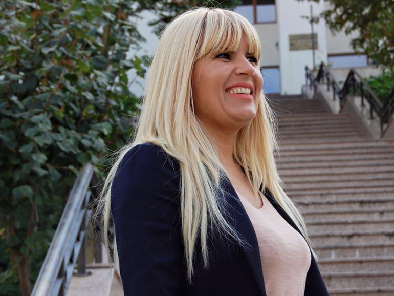 Elena Udrea s-a dus în vacanţă în Grecia, deşi trebuia să se prezinte la proces! Ce spune ...