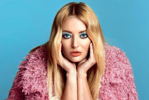 Delia, o nouă schimbare de look! Cum a apărut cântăreața