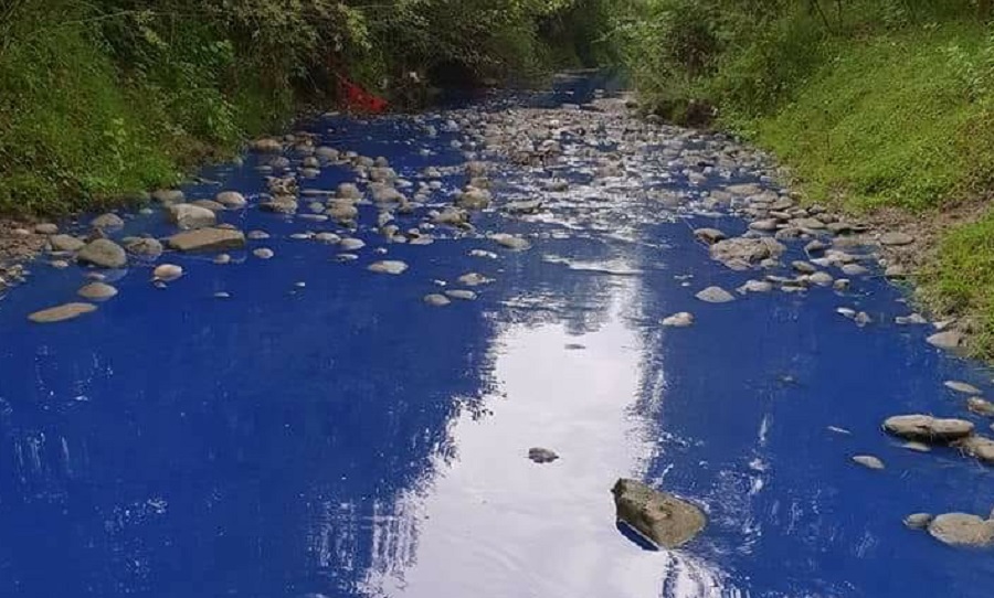 Un dâmbovițean a fotografiat un râu ca cerneala, iar imaginile au ...