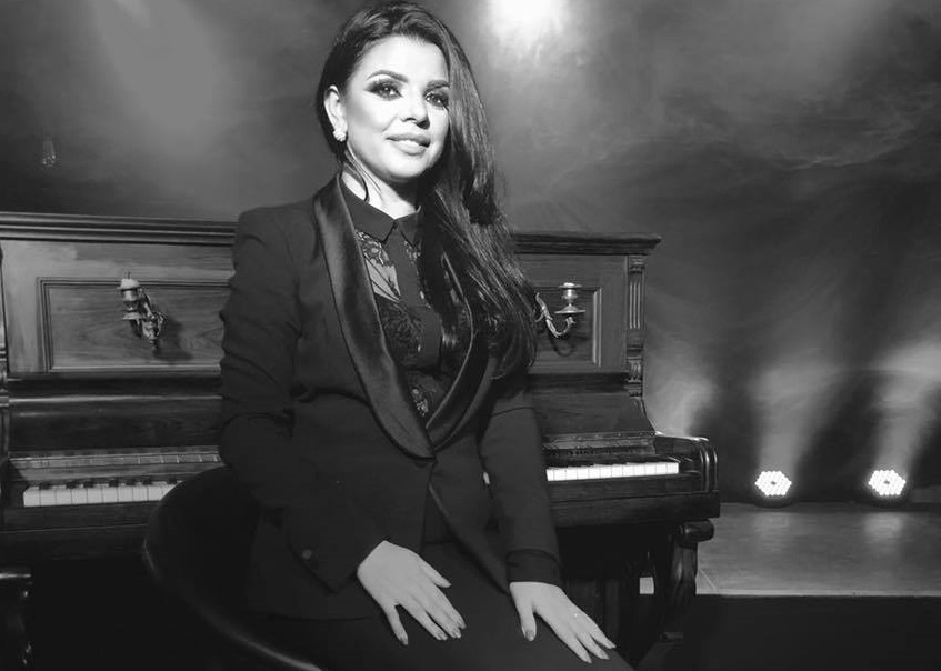 Laura Vass a fost abuzată la 18 ani. Abia acum a găsit puterea să ...