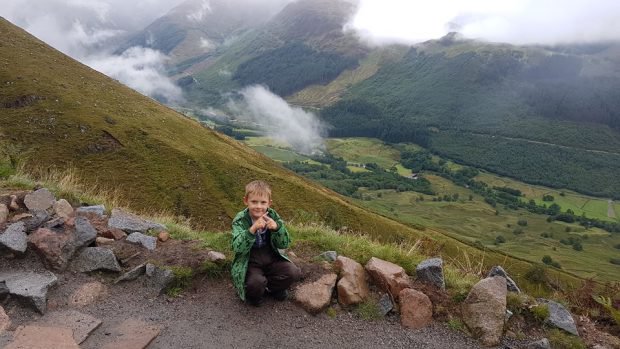 Românul Robert Zicman, geniul de 7 ani inclus în 1% cei mai inteligenți ...