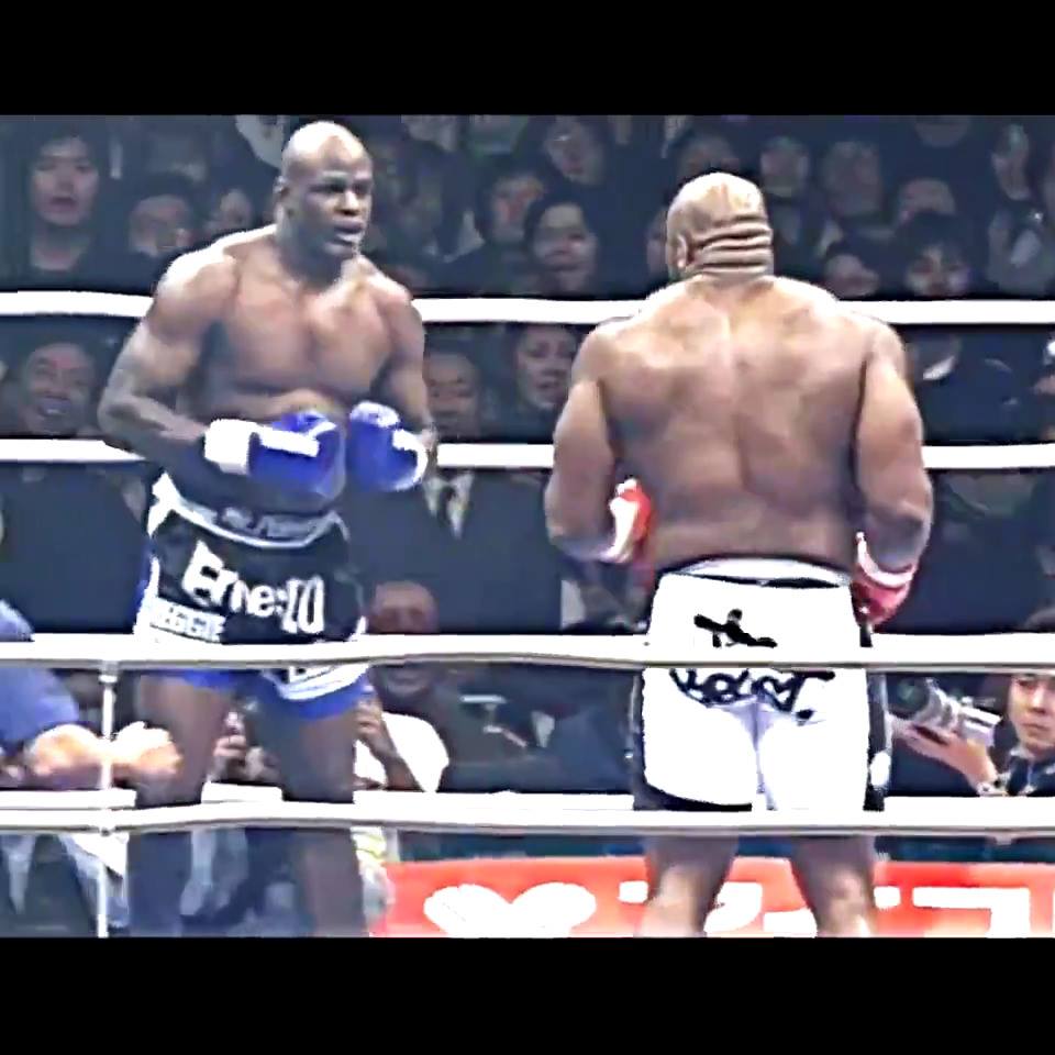 Ăsta e meciul spectacol, dintre Bob Sapp și Ernesto Hoost! Spectatorii ...
