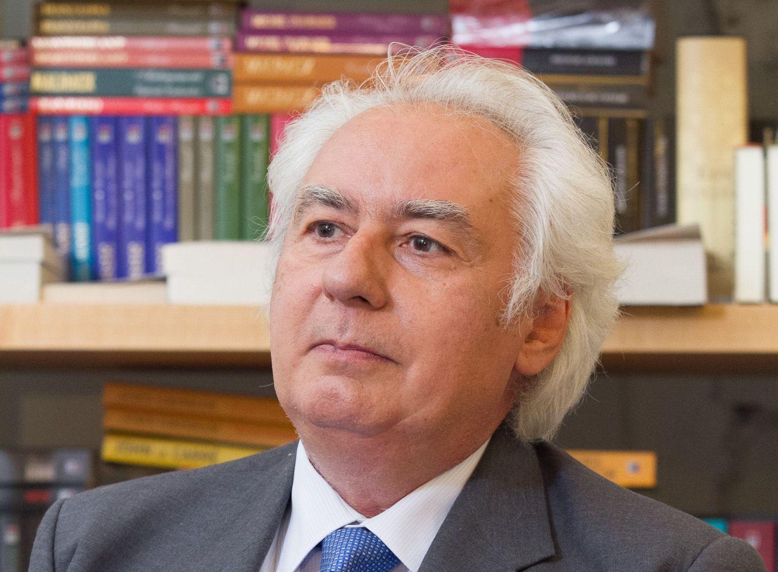 Pagina ”pierdută” din dosarul CIE. Istoricul Lucian Boia apare pe lista ...