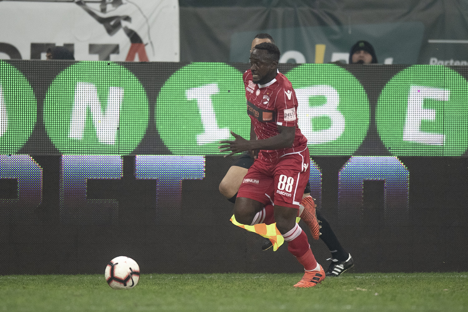 Nigerianul Zenke impresionat de „câini”: „Fanii au fost incredibili!”