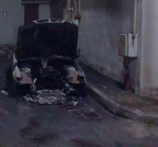 Incendiu cu semne de întrebare. Au luat o mașină la schimb, dar s-a ...