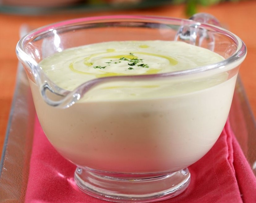 Mujdei de usturoi. 10 rețete de mujdei de usturoi delicios