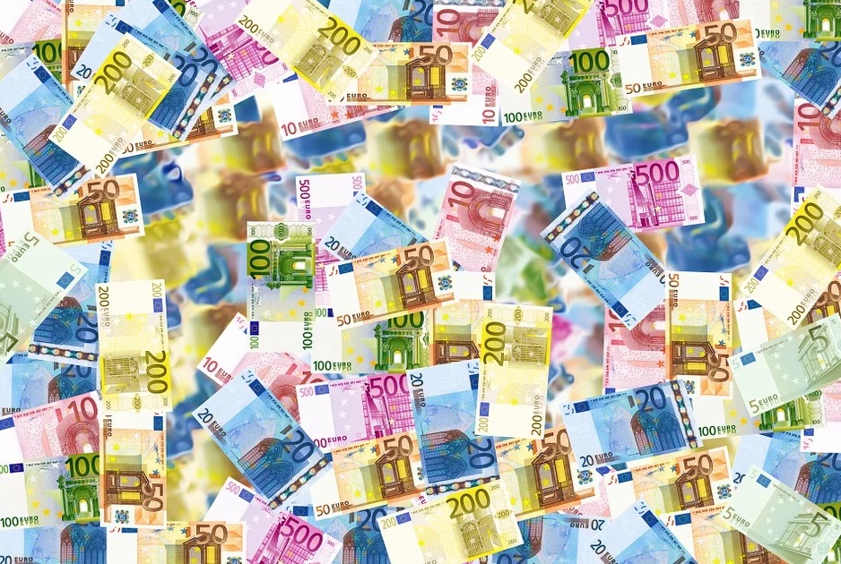 Curs valutar 8 ianuarie 2020. Câți lei costă un euro și un dolar