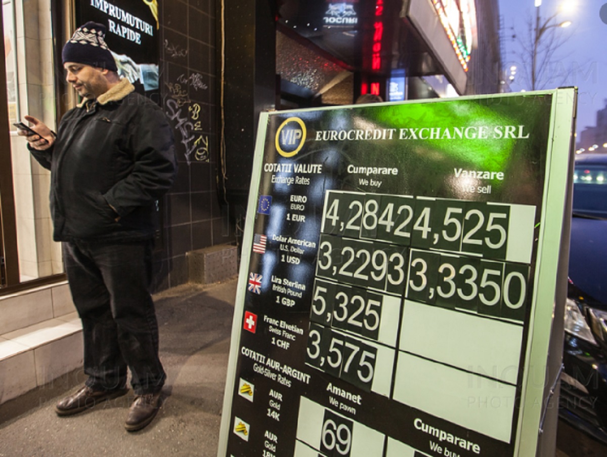 Curs valutar BNR 19 februarie 2020. Surpriză pentru toți românii. Cât costă azi 1 euro