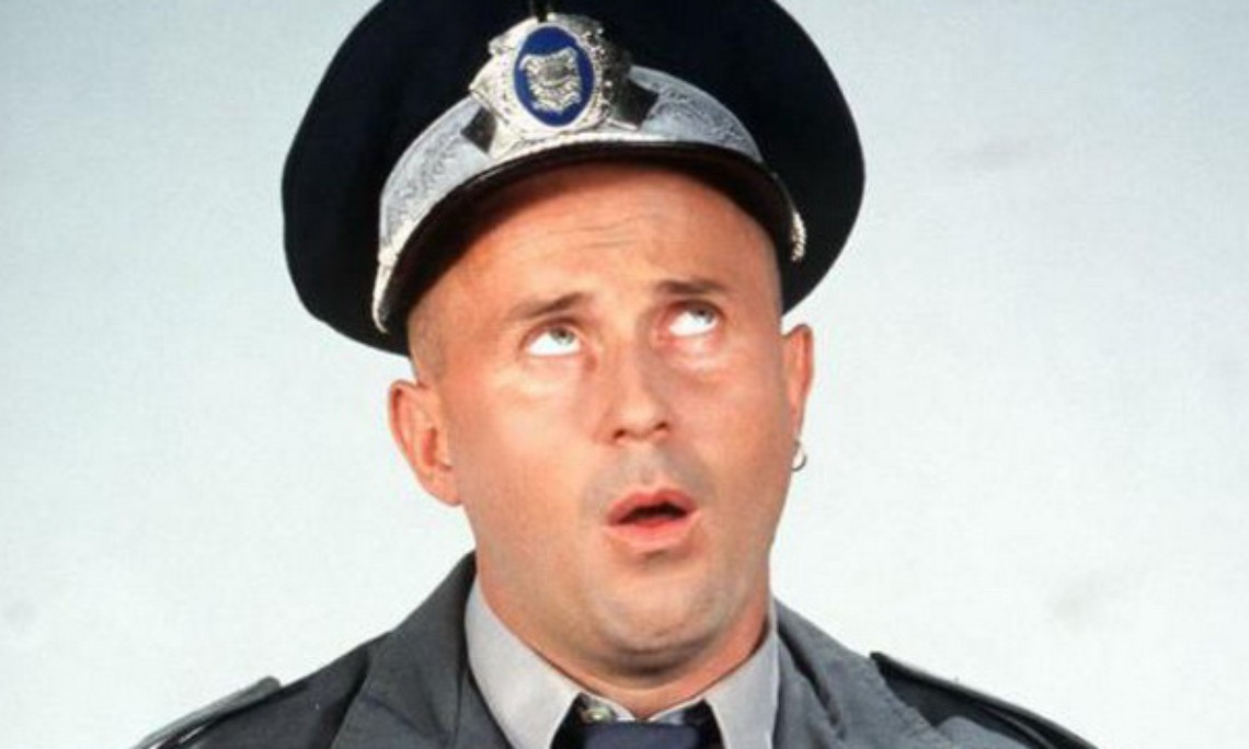 Garcea și-a făcut cont pe TikTok și apare pe internet. Imaginile care ...