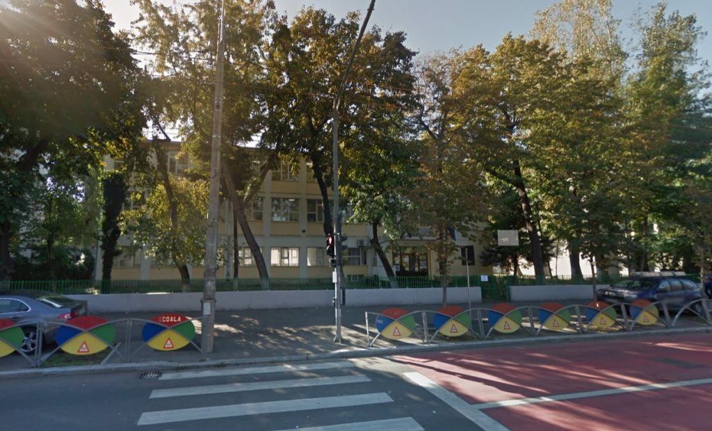 Cum a fost prinsă o directoare de școală din București cu o șpagă de...