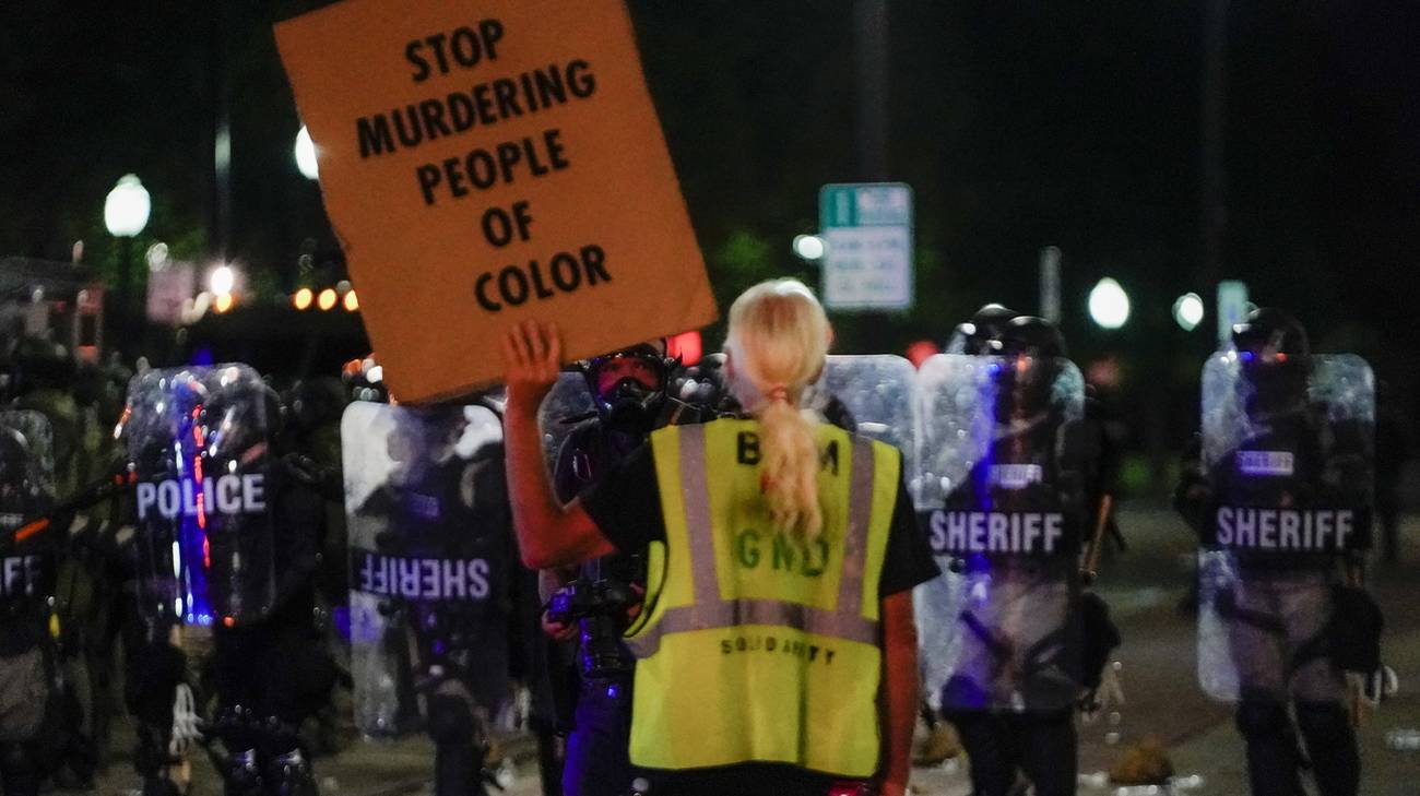 Noi manifestări antirasism în Wisconsin! Un afro-american a fost ...