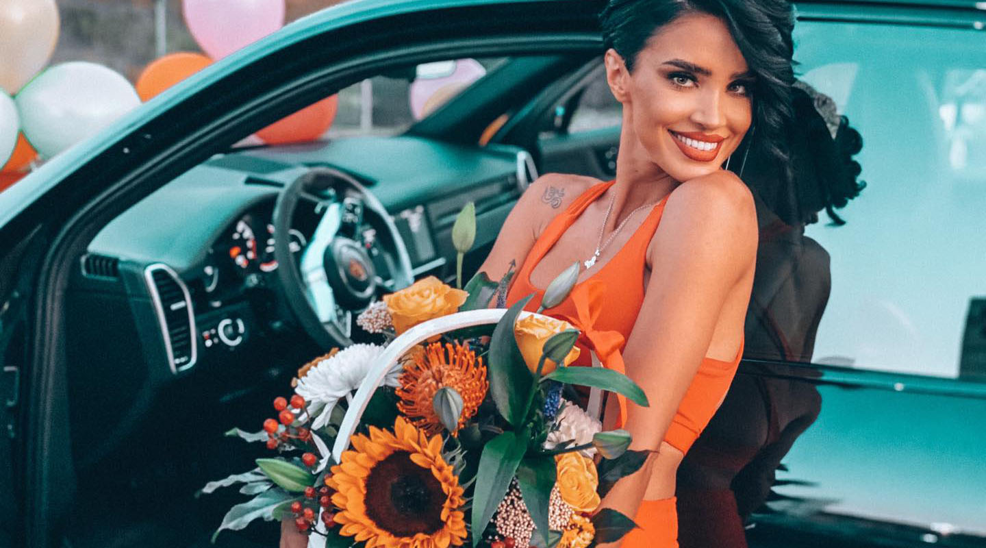 Adelina Pestrițu și-a schimbat mașina. Câți bani costă bolidul negru pe care îl conduce acum