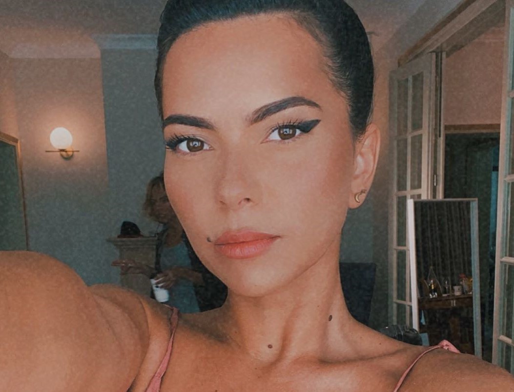 FOTO | Inna, fotografiată în lenjerie intimă în mijlocul străzii! Cum ...