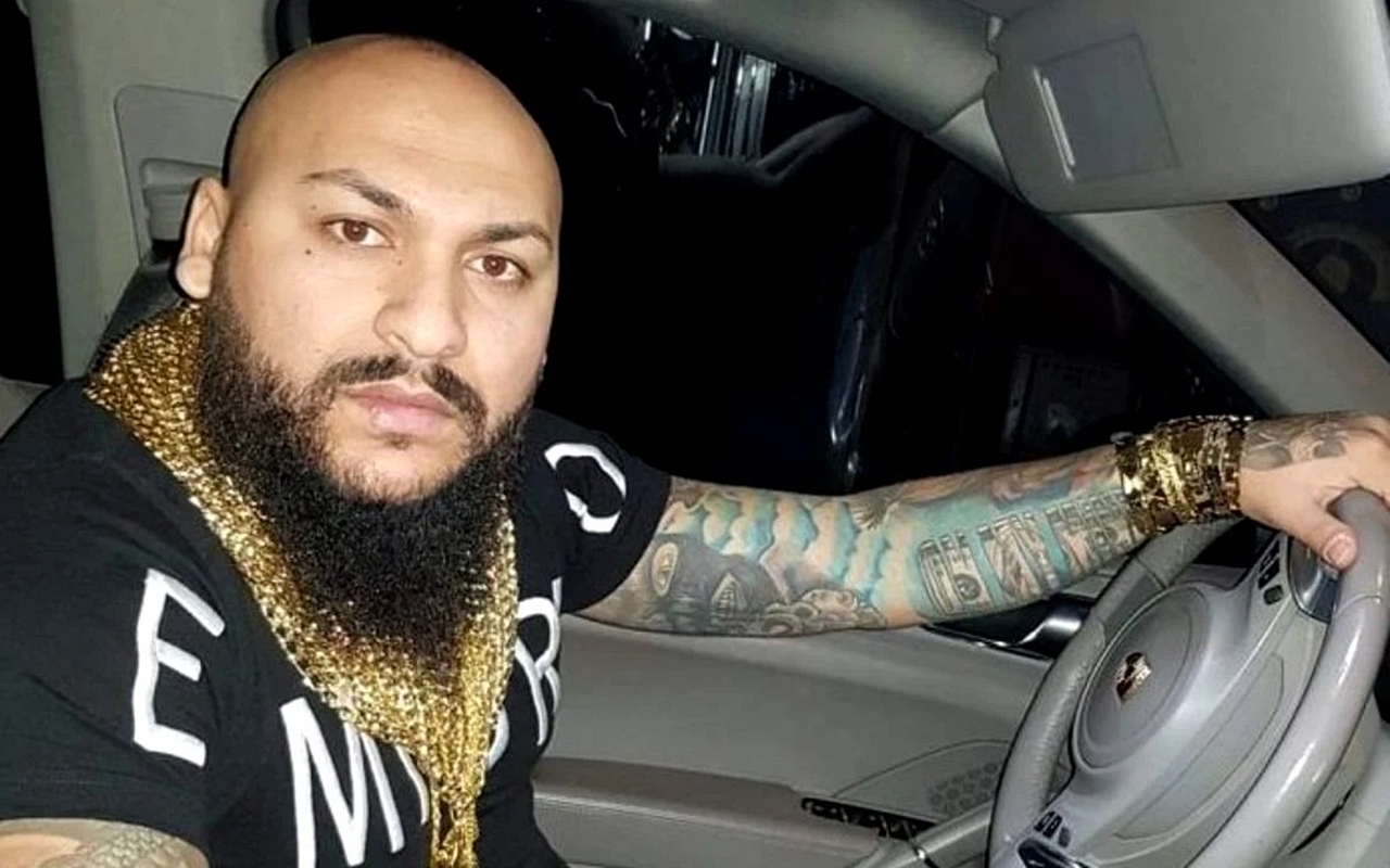 Dani Mocanu șochează din nou! Artistul s-a filmat la bordel în compania ...