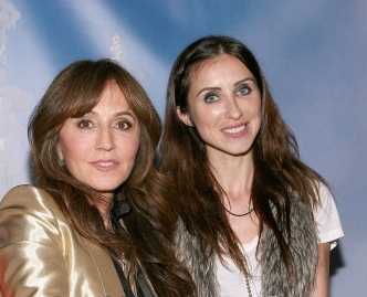 Cum arată Norvina, fiica Anastasiei Soare! Tânăra poate fi confundată ...