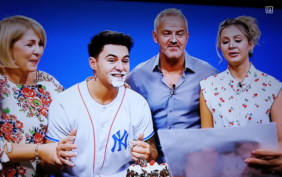 Imagini demențiale cu Mario Fresh când avea doar un an! A refăcut poza ...