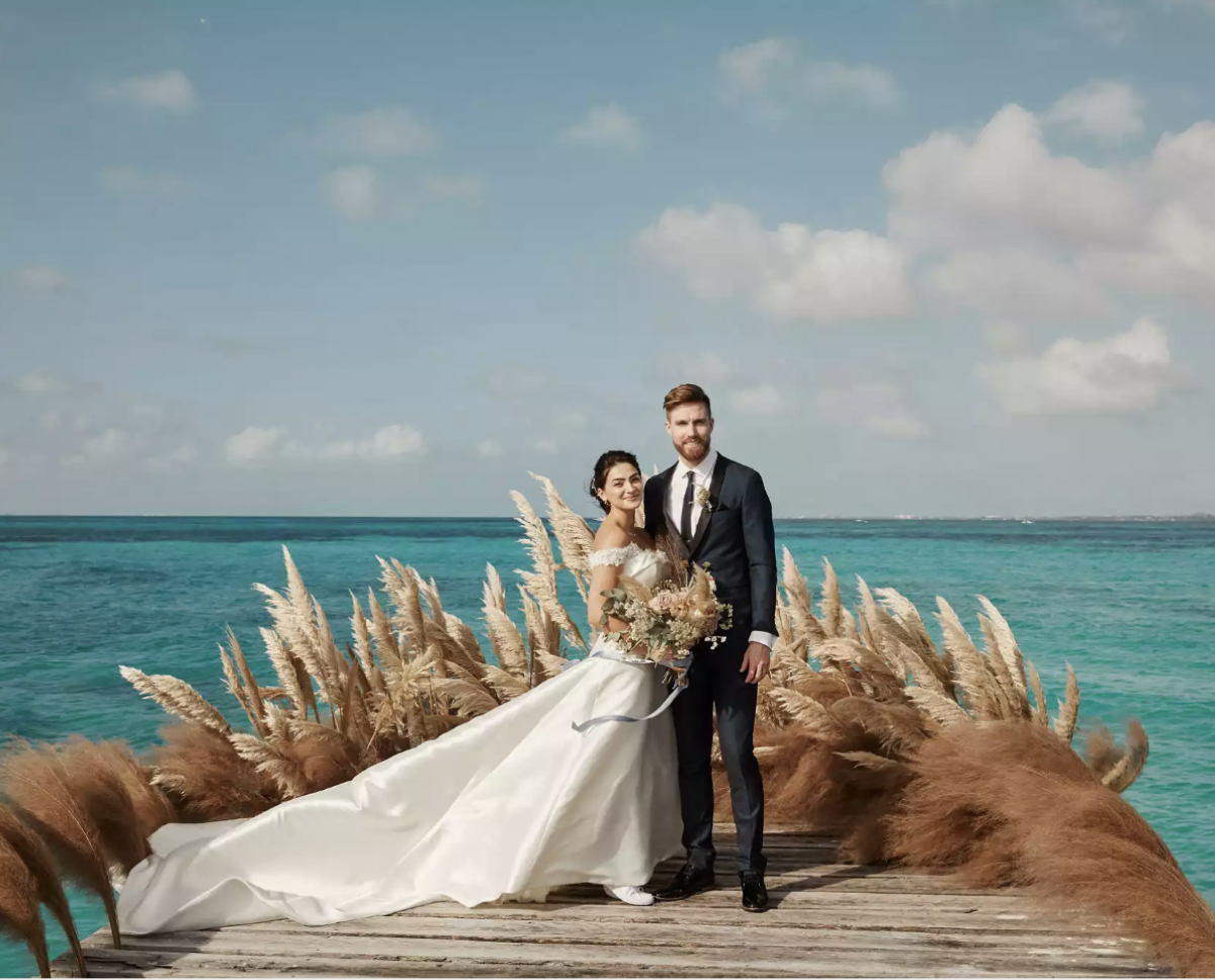 Românca lui Bilzerian va deveni mămică! Modelul este căsătorit cu ...