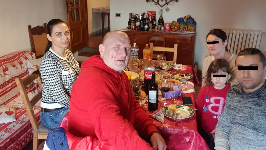 Tolea Ciumac face de râs autoritățile române! În timp ce este dat în ...