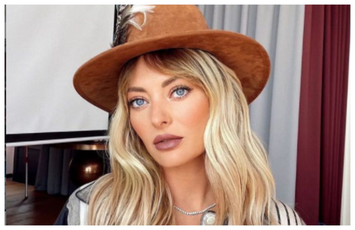 Câte operaţii estetice are Delia? Cum arăta înainte să fie celebră