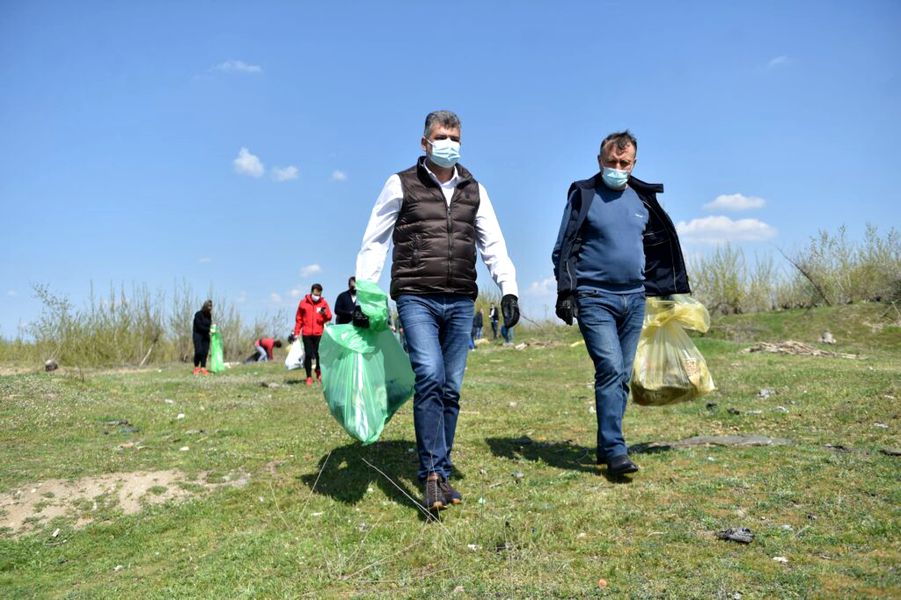 Peste 10.000 de membri PSD, mobilizați în acțiuni de ecologizare de ...