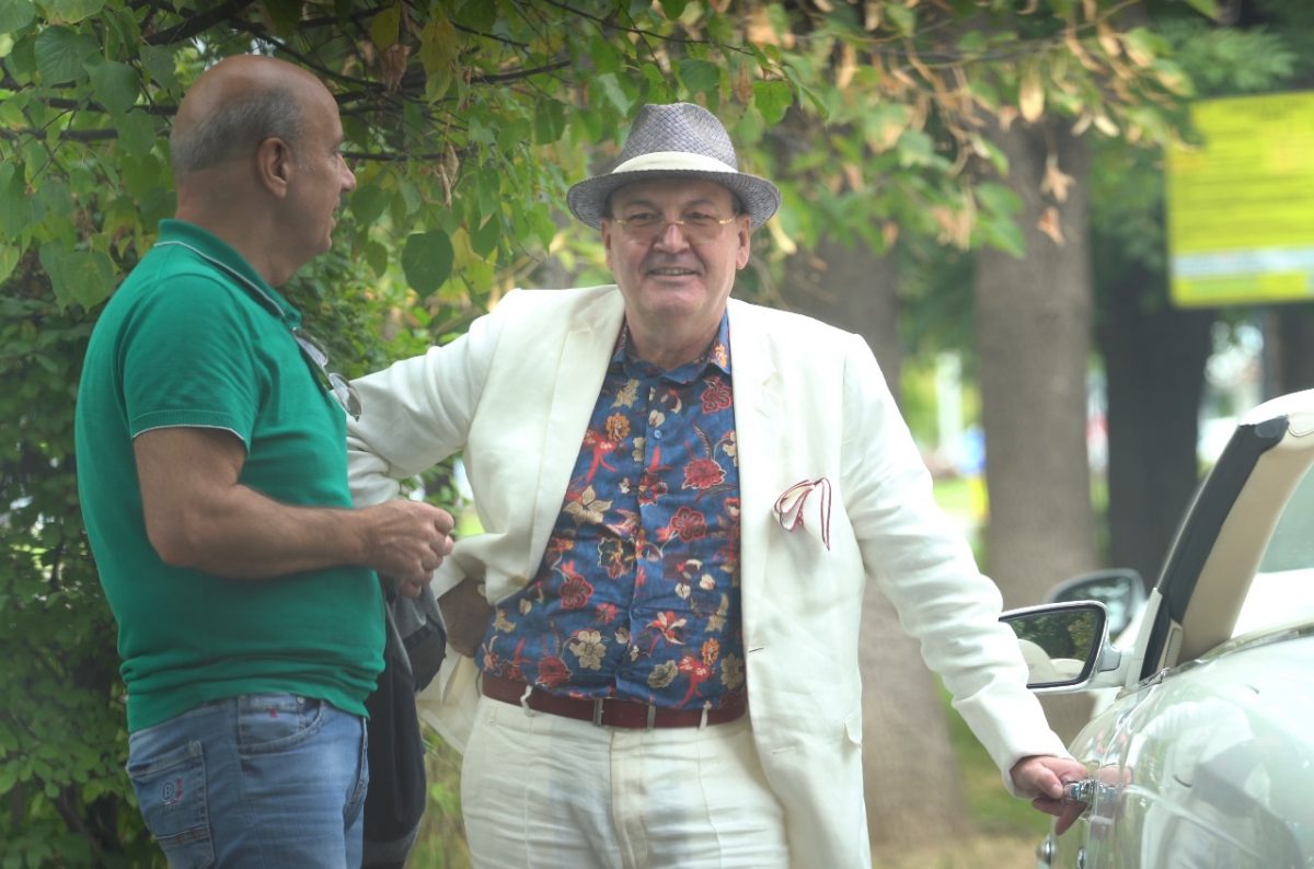 CANCAN.RO l-a surprins pe Dan Nicorescu la „șuetă”, ca un mare domn!