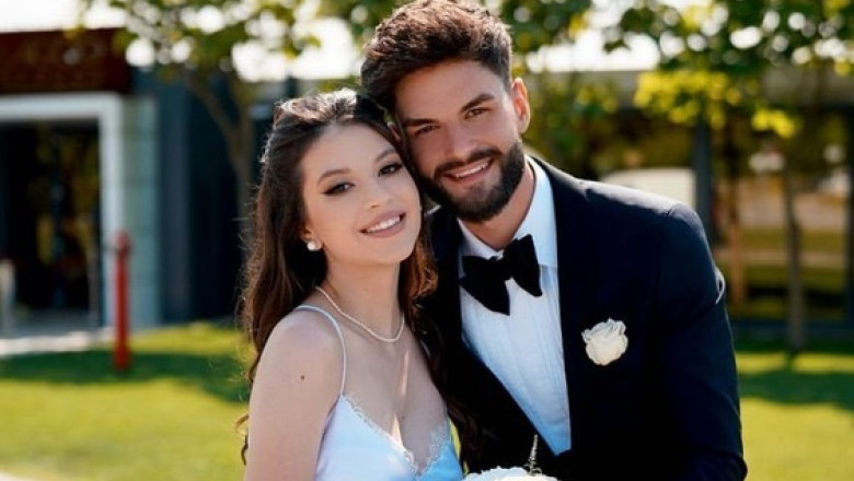 Imagini din paradis! Edward Sanda și Cleopatra Stratan au plecat în ...