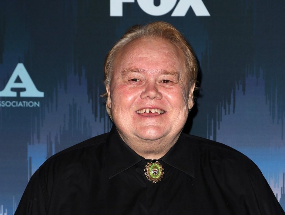 Cunoscutul comic și actor premiat cu Emmy, Louie Anderson, a încetat ...